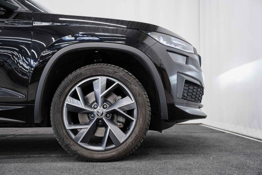 Черный Шкода Kodiaq 2023 в Таллин, объемом двигателя 2.00 л и пробегом 156 тыс. км за 33300 €, фото 17 на AUTOMOTO.COM.LV
