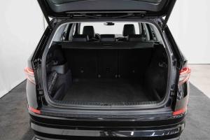Melns Skoda Kodiaq 2023 Tallina, ar dzinēja tilpumu 2.00 L un nobraukumu 102 tūkst. km par 33900 €, foto 17 vietnē AUTOMOTO.COM.LV