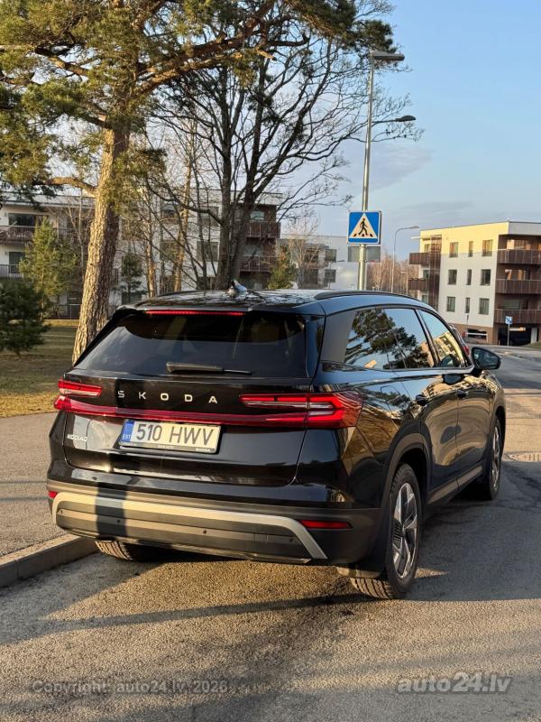 Melns Skoda Kodiaq 2024 Tallina, ar dzinēja tilpumu 1.50 L un nobraukumu 25 tūkst. km par 36800 €, foto 7 vietnē AUTOMOTO.COM.LV