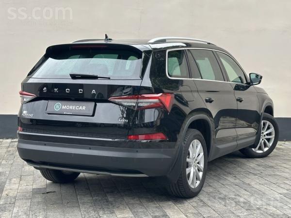 Черный Шкода Kodiaq 2024 в Рига, объемом двигателя 2.00 л и пробегом 64 тыс. км за 33950 €, фото 4 на AUTOMOTO.COM.LV