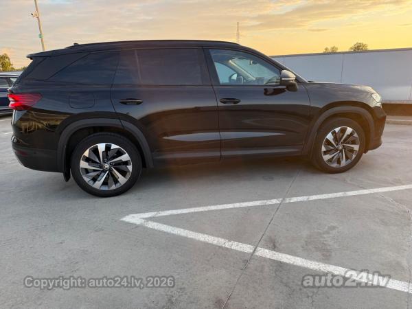 Melns Skoda Kodiaq 2024 Tallina, ar dzinēja tilpumu 2.00 L un nobraukumu 36 tūkst. km par 49500 €, foto 4 vietnē AUTOMOTO.COM.LV