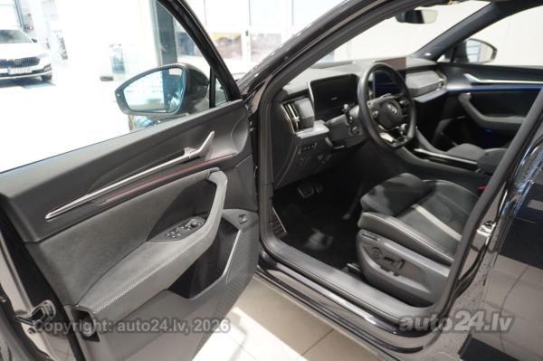 Melns Skoda Kodiaq 2024 Tallina, ar dzinēja tilpumu 2.00 L un nobraukumu 49 tūkst. km par 44900 €, foto 10 vietnē AUTOMOTO.COM.LV