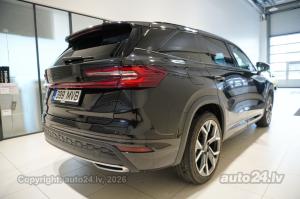 Melns Skoda Kodiaq 2024 Tallina, ar dzinēja tilpumu 2.00 L un nobraukumu 49 tūkst. km par 44900 €, foto 4 vietnē AUTOMOTO.COM.LV