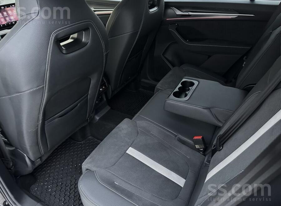 Melns Skoda Kodiaq 2025 Rīga, ar dzinēja tilpumu 1.50 L un nobraukumu 33 tūkst. km par 38950 €, foto 23 vietnē AUTOMOTO.COM.LV