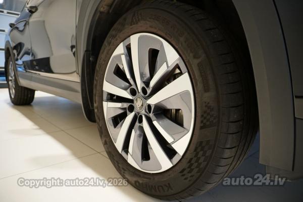 Melns Skoda Kodiaq 2025 Tallina, ar dzinēja tilpumu 1.50 L un nobraukumu 25 tūkst. km par 38500 €, foto 6 vietnē AUTOMOTO.COM.LV