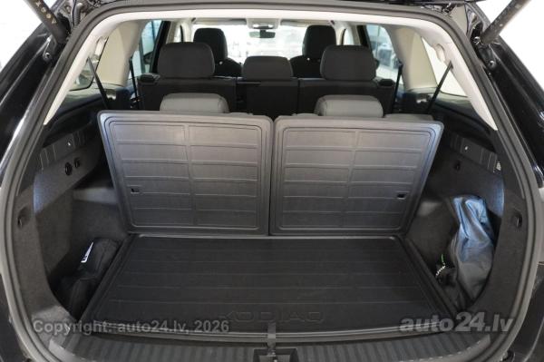 Melns Skoda Kodiaq 2025 Tallina, ar dzinēja tilpumu 1.50 L un nobraukumu 25 tūkst. km par 38500 €, foto 9 vietnē AUTOMOTO.COM.LV