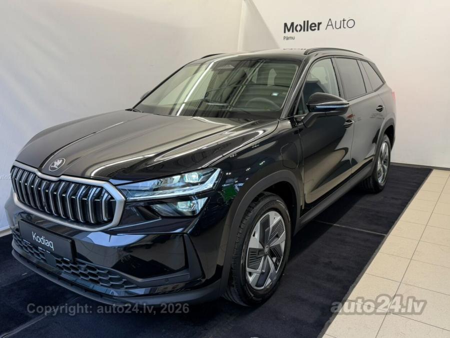 Melns Skoda Kodiaq 2026 Pērnava, ar dzinēja tilpumu 1.50 L un nobraukumu 5 tūkst. km par 44200 €, foto 1 vietnē AUTOMOTO.COM.LV