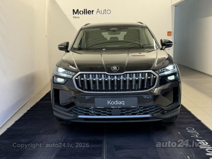 Melns Skoda Kodiaq 2026 Pērnava, ar dzinēja tilpumu 1.50 L un nobraukumu 5 tūkst. km par 44200 €, foto 2 vietnē AUTOMOTO.COM.LV