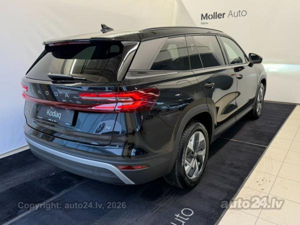 Melns Skoda Kodiaq 2026 Pērnava, ar dzinēja tilpumu 1.50 L un nobraukumu 5 tūkst. km par 44200 €, foto 3 vietnē AUTOMOTO.COM.LV