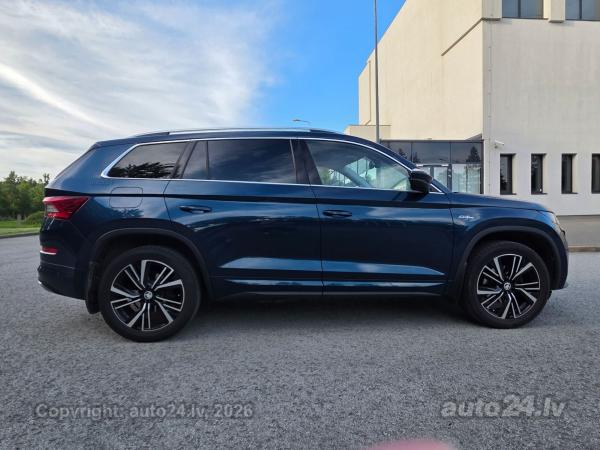 Zils Skoda Kodiaq 2018 Tallina, ar dzinēja tilpumu 1.50 L un nobraukumu 72 tūkst. km par 24100 €, foto 2 vietnē AUTOMOTO.COM.LV