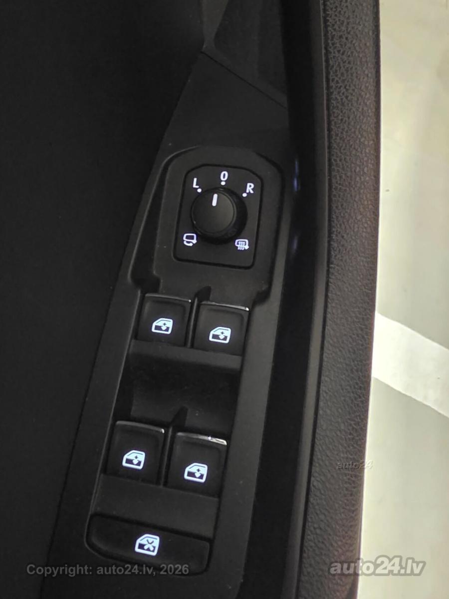 Zils Skoda Kodiaq 2018 Tallina, ar dzinēja tilpumu 1.50 L un nobraukumu 72 tūkst. km par 24100 €, foto 15 vietnē AUTOMOTO.COM.LV
