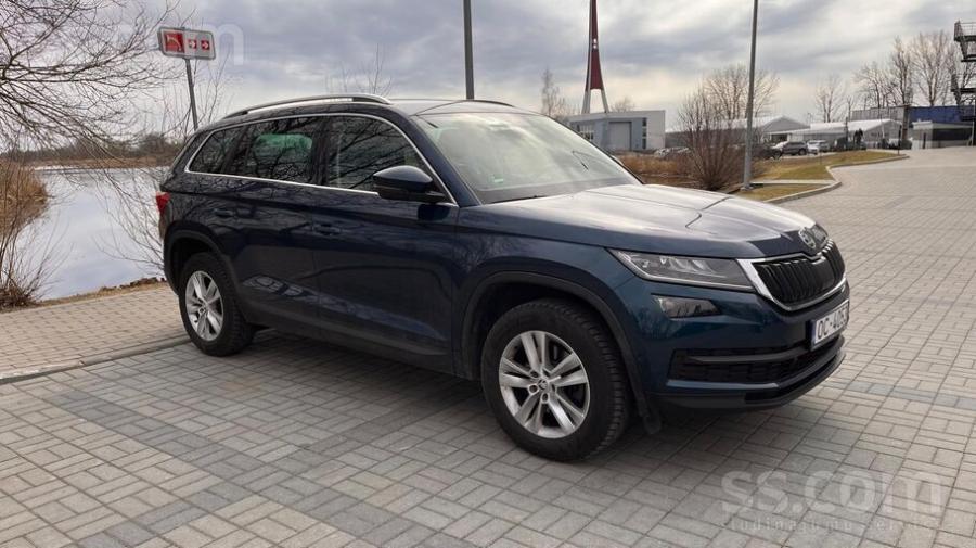 Blue Skoda Kodiaq 2018 in Riga, with an engine capacity of 1.50 L and mileage of 107 thousand km for 18900 €, photo 4 on AUTOMOTO.COM.LV
