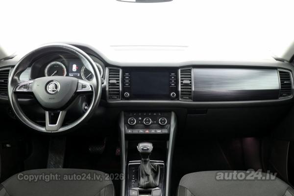 Blue Skoda Kodiaq 2018 in Tallinn, with an engine capacity of 1.40 L and mileage of 237 thousand km for 10999 €, photo 5 on AUTOMOTO.COM.LV