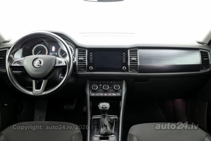 Zils Skoda Kodiaq 2018 Tallina, ar dzinēja tilpumu 1.40 L un nobraukumu 237 tūkst. km par 10999 €, foto 6 vietnē AUTOMOTO.COM.LV