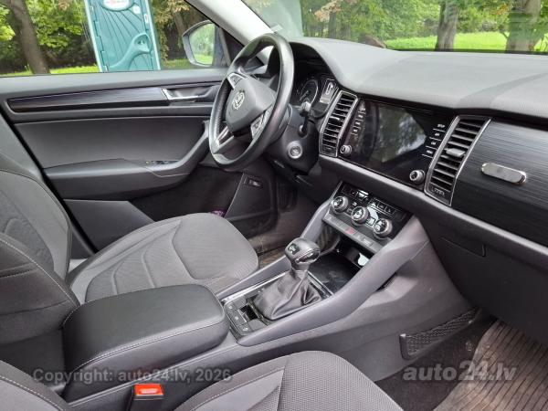 Zils Skoda Kodiaq 2019 Tallina, ar dzinēja tilpumu 1.50 L un nobraukumu 114 tūkst. km par 21000 €, foto 6 vietnē AUTOMOTO.COM.LV