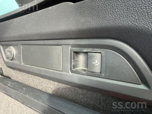 Blue Skoda Kodiaq 2019 in Riga, with an engine capacity of 2.00 L and mileage of 149 thousand km for 26500 €, photo 9 on AUTOMOTO.COM.LV