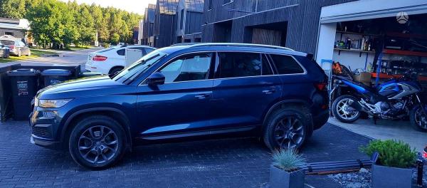 Синий Шкода Kodiaq 2022 в Вильнюс, объемом двигателя 1.97 л и пробегом 76 тыс. км за 27500 €, фото 2 на AUTOMOTO.COM.LV