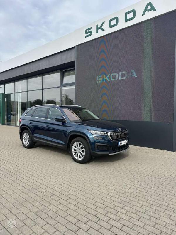 Blue Skoda Kodiaq 2022 in Klaipeda, with an engine capacity of 1.50 L and mileage of 112 thousand km for 25800 €, photo 3 on AUTOMOTO.COM.LV