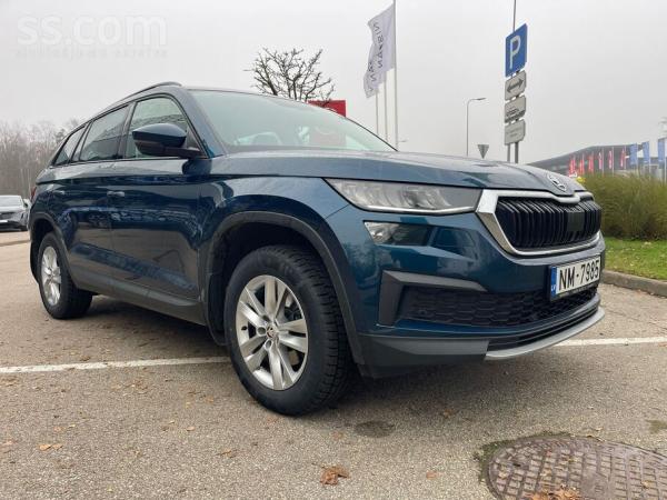 Zils Skoda Kodiaq 2023 Rīga, ar dzinēja tilpumu 1.50 L un nobraukumu 78 tūkst. km par 24500 €, foto 2 vietnē AUTOMOTO.COM.LV