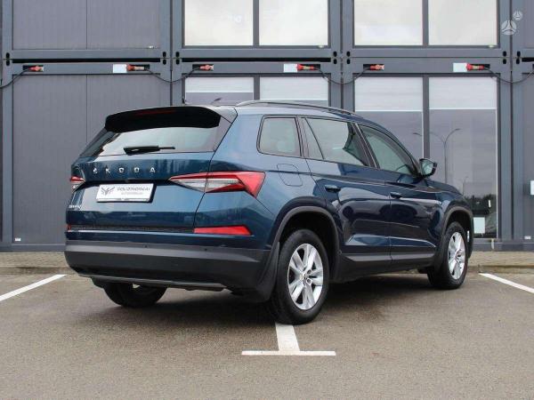 Zils Skoda Kodiaq 2023 Viļņa, ar dzinēja tilpumu 1.50 L un nobraukumu 100 tūkst. km par 26250 €, foto 3 vietnē AUTOMOTO.COM.LV