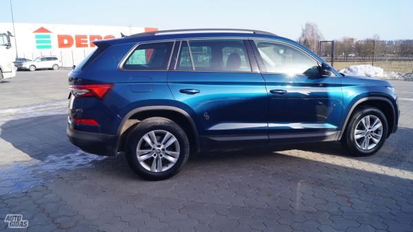 Blue Skoda Kodiaq 2023 in Kaunas, with an engine capacity of 2.00 L and mileage of 192 thousand km for 21090 €, photo 3 on AUTOMOTO.COM.LV