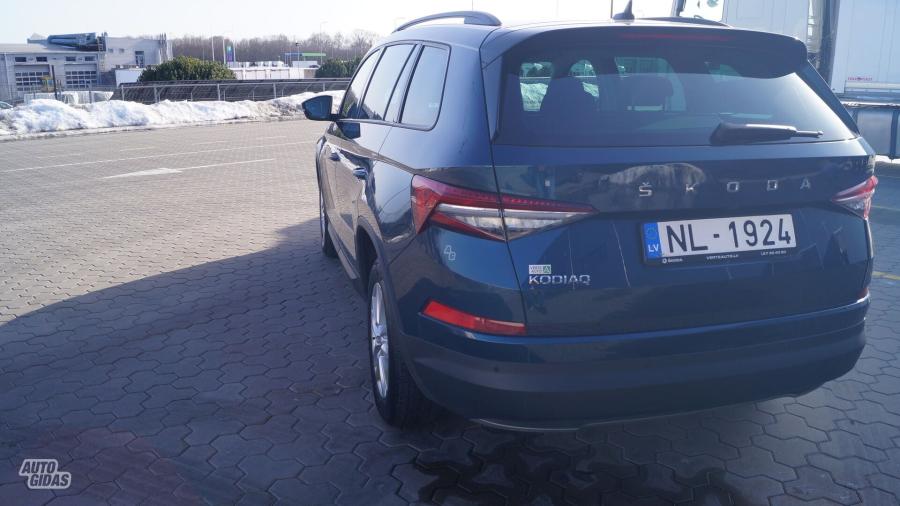 Blue Skoda Kodiaq 2023 in Kaunas, with an engine capacity of 2.00 L and mileage of 192 thousand km for 21090 €, photo 5 on AUTOMOTO.COM.LV