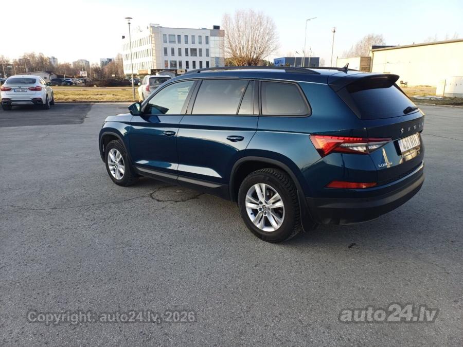 Zils Skoda Kodiaq 2023 Tallina, ar dzinēja tilpumu 1.50 L un nobraukumu 82 tūkst. km par 28900 €, foto 3 vietnē AUTOMOTO.COM.LV