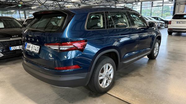 Blue Skoda Kodiaq 2023 in Riga, with an engine capacity of 2.00 L and mileage of 62 thousand km for 2790000 €, photo 3 on AUTOMOTO.COM.LV
