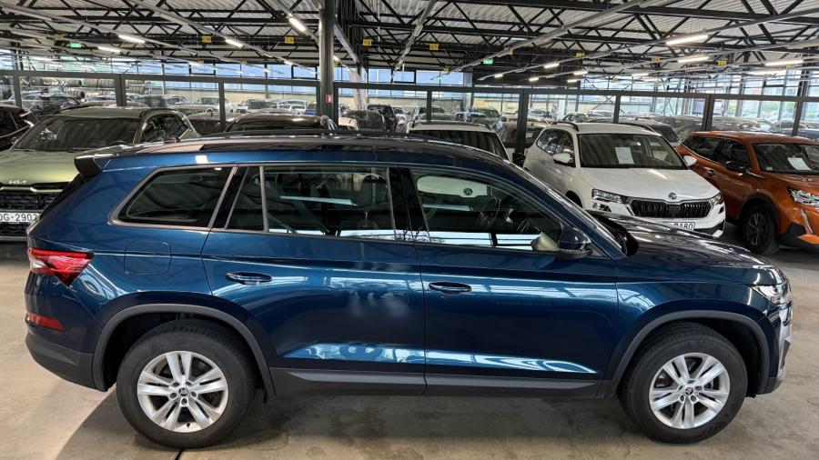 Blue Skoda Kodiaq 2023 in Riga, with an engine capacity of 2.00 L and mileage of 62 thousand km for 2790000 €, photo 5 on AUTOMOTO.COM.LV