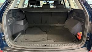 Blue Skoda Kodiaq 2023 in Riga, with an engine capacity of 2.00 L and mileage of 62 thousand km for 2790000 €, photo 13 on AUTOMOTO.COM.LV