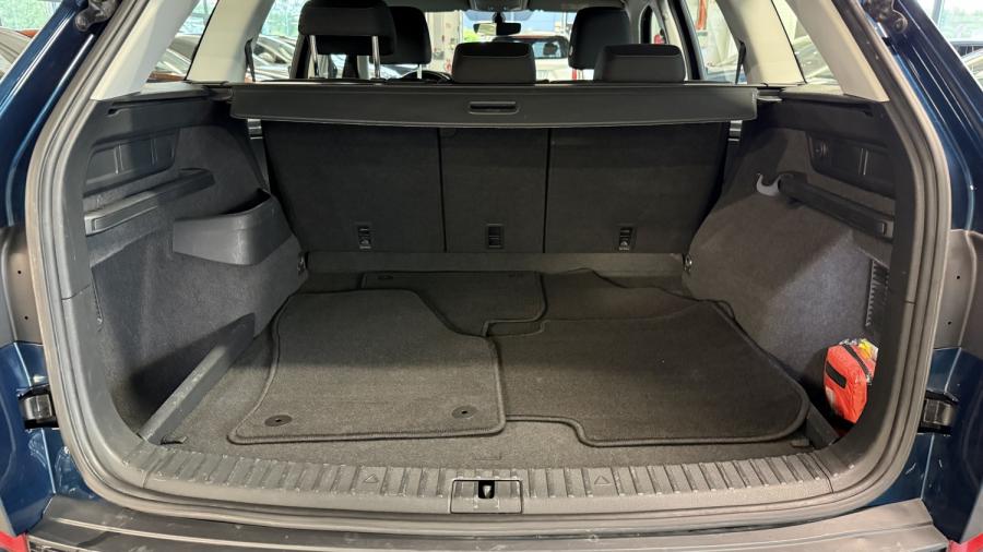 Blue Skoda Kodiaq 2023 in Riga, with an engine capacity of 2.00 L and mileage of 62 thousand km for 2790000 €, photo 13 on AUTOMOTO.COM.LV