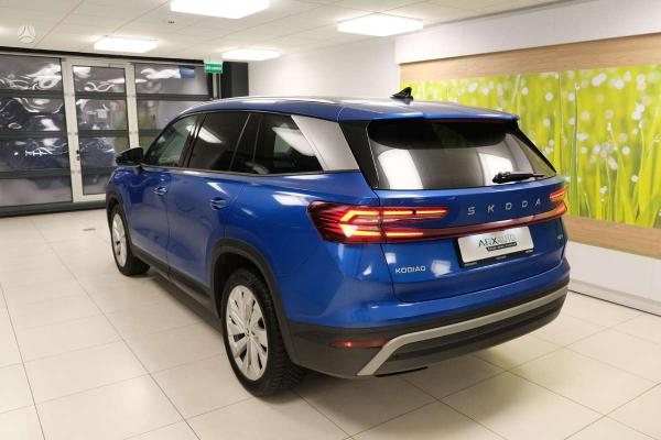 Blue Skoda Kodiaq 2024 in Vilnius, with an engine capacity of 1.97 L and mileage of 42 thousand km for 43900 €, photo 4 on AUTOMOTO.COM.LV