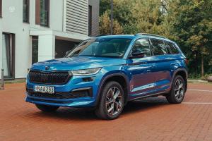 Синий Шкода Kodiaq 2024 в Вильнюс, объемом двигателя 1.98 л и пробегом 49 тыс. км за 34600 €, фото  на AUTOMOTO.COM.LV