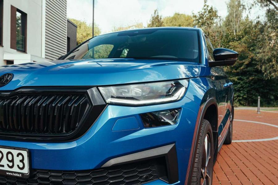 Синий Шкода Kodiaq 2024 в Вильнюс, объемом двигателя 1.98 л и пробегом 49 тыс. км за 34600 €, фото 3 на AUTOMOTO.COM.LV