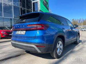 Синий Шкода Kodiaq 2025 в Рига, объемом двигателя 1.50 л и пробегом 27 тыс. км за 30900 €, фото  на AUTOMOTO.COM.LV