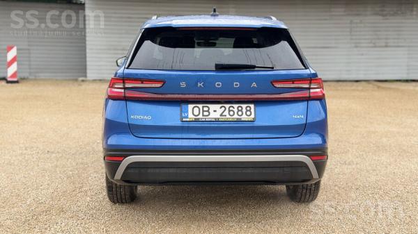 Skoda Kodiaq 2025 in Riga on AUTOMOTO.COM.LV Blue Skoda Kodiaq 2025 in Riga, with an engine capacity of 2.00 L and mileage of 51 thousand km for 33200 €, photo 6 on AUTOMOTO.COM.LV