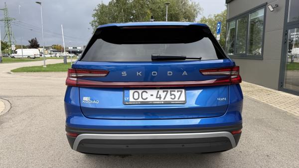 Skoda Kodiaq 2025 in Riga on AUTOMOTO.COM.LV Blue Skoda Kodiaq 2025 in Riga, with an engine capacity of 2.00 L and mileage of 34 thousand km for 39900 €, photo 4 on AUTOMOTO.COM.LV