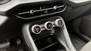 Синий Шкода Kodiaq 2025 в Рига, объемом двигателя 2.00 л и пробегом 34 тыс. км за 39900 €, фото 26 на AUTOMOTO.COM.LV
