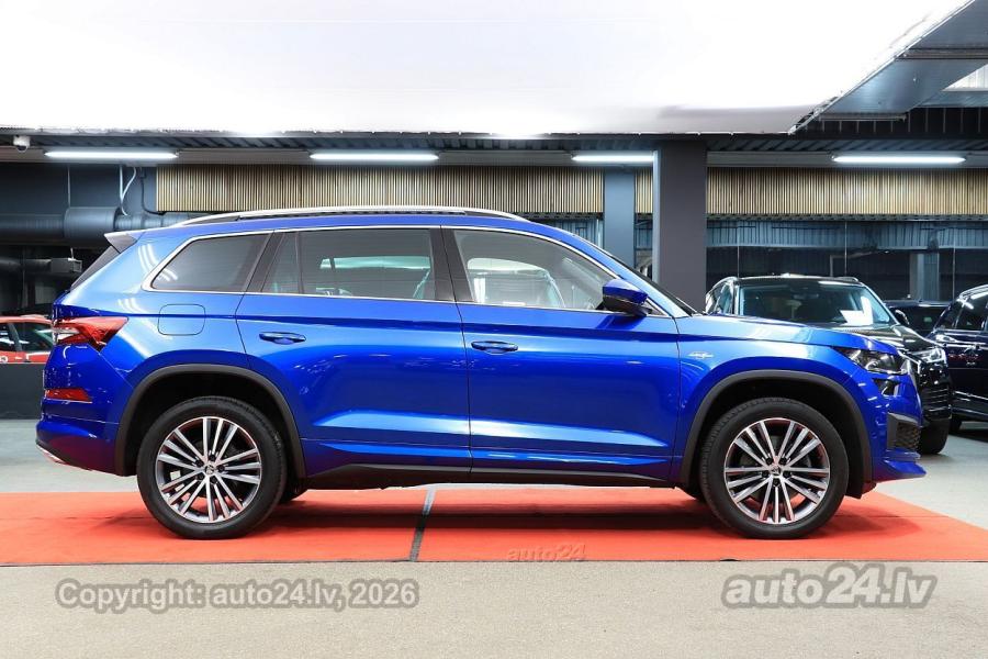 Синий Шкода Kodiaq 2023 в Таллин, объемом двигателя 2.00 л и пробегом 120 тыс. км за 33995 €, фото 6 на AUTOMOTO.COM.LV