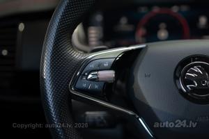 Zils Skoda Kodiaq 2024 Tallina, ar dzinēja tilpumu 2.00 L un nobraukumu 16 tūkst. km par 38900 €, foto 16 vietnē AUTOMOTO.COM.LV