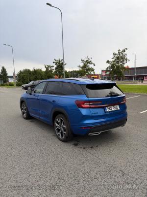 Zils Skoda Kodiaq 2024 Tallina, ar dzinēja tilpumu 1.50 L un nobraukumu 18 tūkst. km par 36900 €, foto 3 vietnē AUTOMOTO.COM.LV