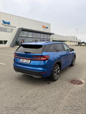 Zils Skoda Kodiaq 2024 Tallina, ar dzinēja tilpumu 1.50 L un nobraukumu 18 tūkst. km par 36900 €, foto 12 vietnē AUTOMOTO.COM.LV