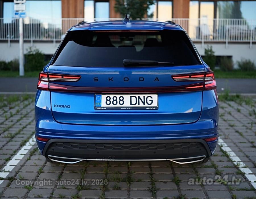 Zils Skoda Kodiaq 2024 Tallina, ar dzinēja tilpumu 1.50 L un nobraukumu 19 tūkst. km par 38900 €, foto 5 vietnē AUTOMOTO.COM.LV