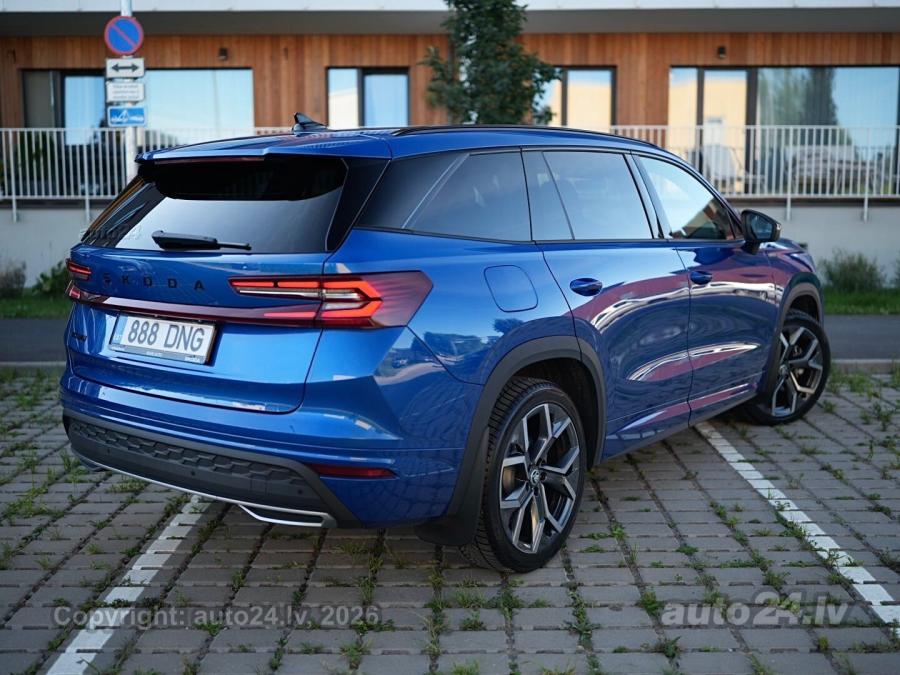 Zils Skoda Kodiaq 2024 Tallina, ar dzinēja tilpumu 1.50 L un nobraukumu 19 tūkst. km par 38900 €, foto 6 vietnē AUTOMOTO.COM.LV