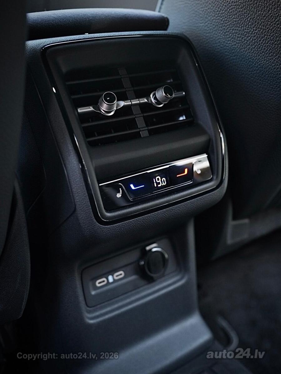 Zils Skoda Kodiaq 2024 Tallina, ar dzinēja tilpumu 1.50 L un nobraukumu 19 tūkst. km par 38900 €, foto 19 vietnē AUTOMOTO.COM.LV