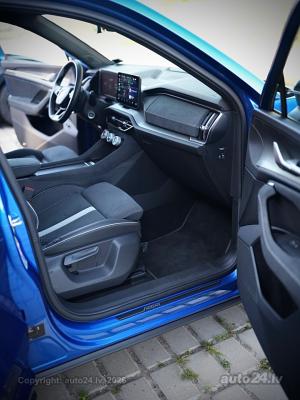 Zils Skoda Kodiaq 2024 Tallina, ar dzinēja tilpumu 1.50 L un nobraukumu 19 tūkst. km par 38900 €, foto 21 vietnē AUTOMOTO.COM.LV