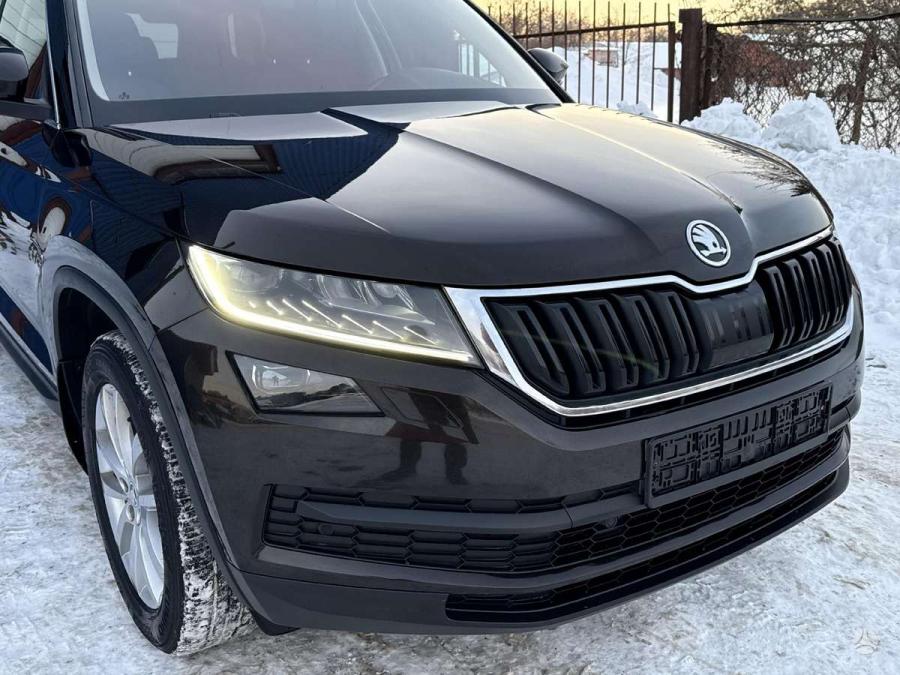 Brown Skoda Kodiaq 2017 in Prienai, with an engine capacity of 1.97 L and mileage of 286 thousand km for 13950 €, photo 8 on AUTOMOTO.COM.LV