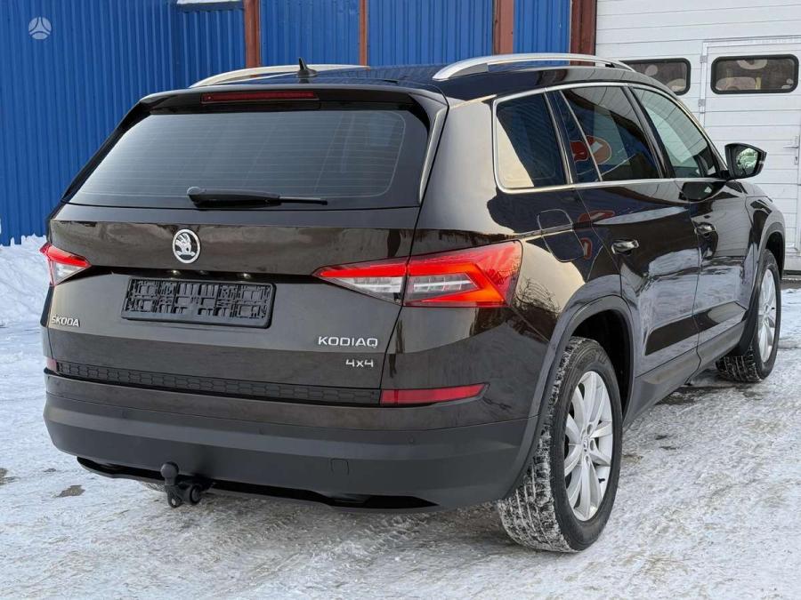 Brown Skoda Kodiaq 2017 in Prienai, with an engine capacity of 1.97 L and mileage of 286 thousand km for 13950 €, photo 11 on AUTOMOTO.COM.LV
