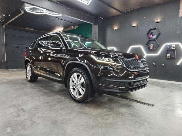 Brown Skoda Kodiaq 2017 in Mazeikiai, with an engine capacity of 1.97 L and mileage of 240 thousand km for 17750 €, photo 2 on AUTOMOTO.COM.LV