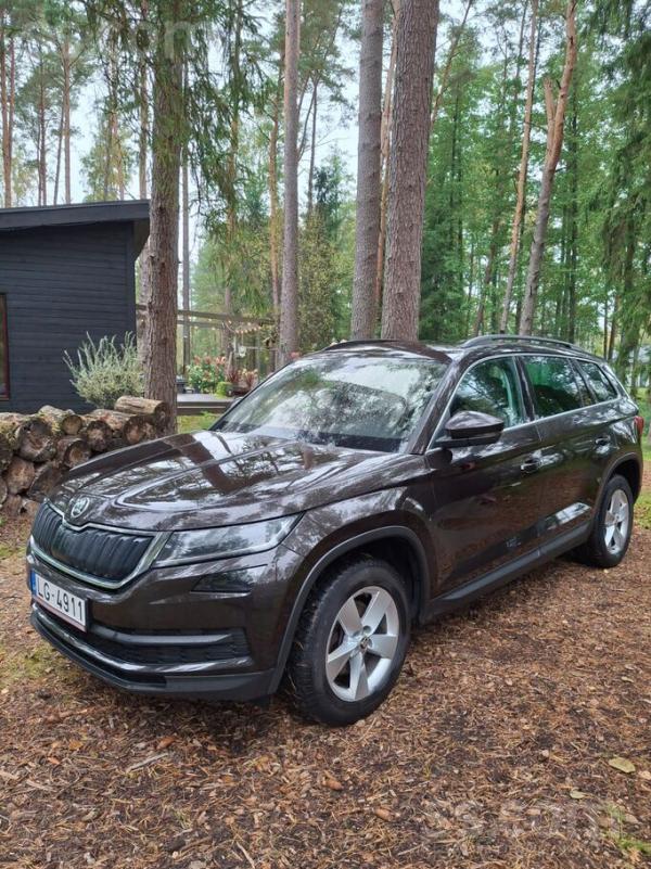Brown Skoda Kodiaq 2018 in Riga, with an engine capacity of 2.00 L and mileage of 144 thousand km for 16387 €, photo 3 on AUTOMOTO.COM.LV